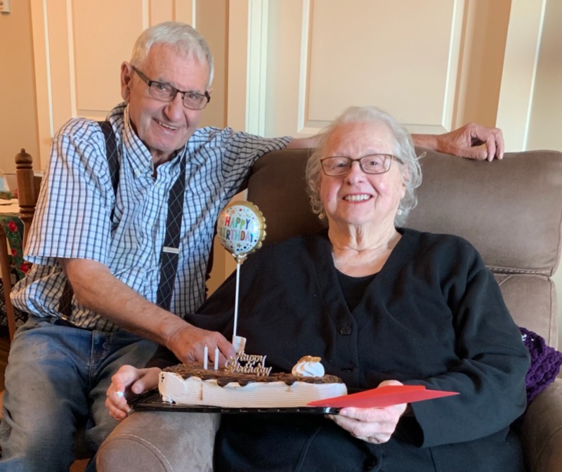 Pat and Ray Sears to be honoured on Sexsmith ice - Town & Country News