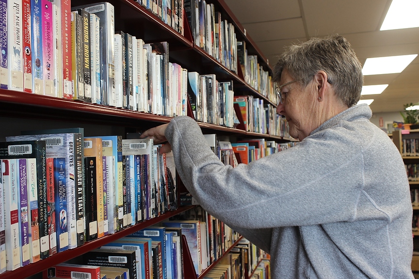 Hythe Library celebrates 40 years - Town & Country News
