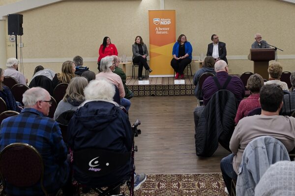 NDP leadership candidates come to GP - Town & Country News