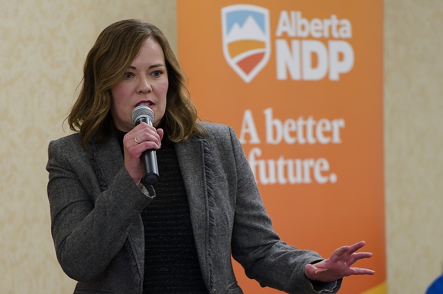 NDP leadership candidates come to GP - Town & Country News